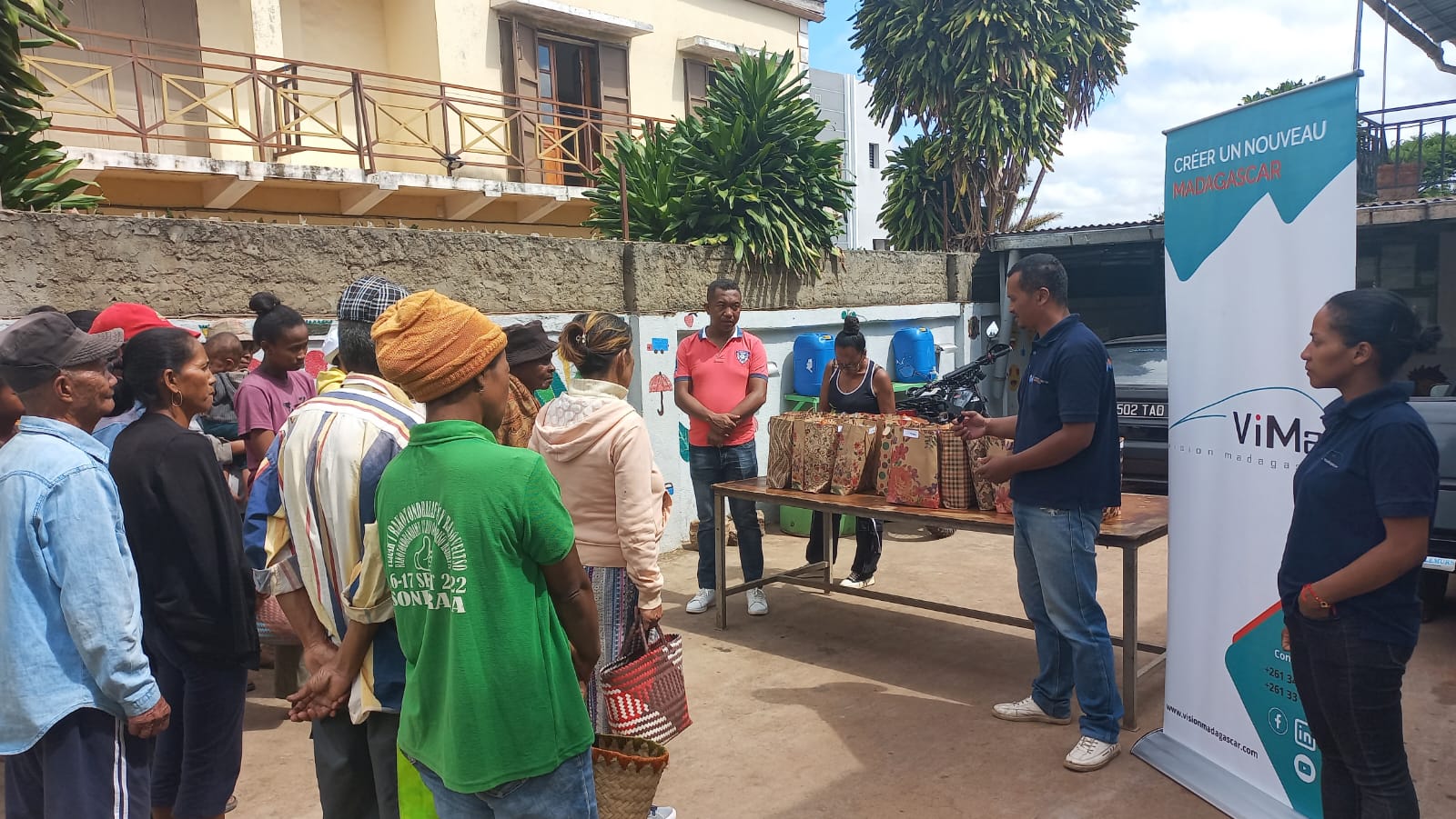 PRÉPARATION AUX FÊTES - Vision Madagascar pense aux démunis