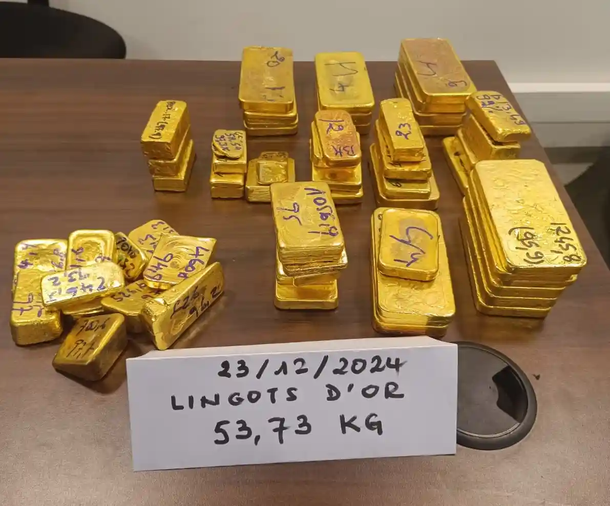POLE ANTI–CORRUPTION – Trois individus placés en détention préventive à ...