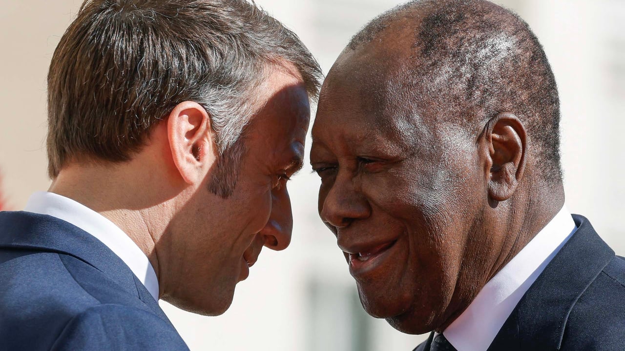 Long appel téléphonique entre Alassane Ouattara et Emmanuel Macron