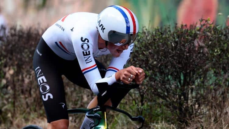 Tour d'Italie: la deuxième étape pour Tarling, le rose pour Roglic